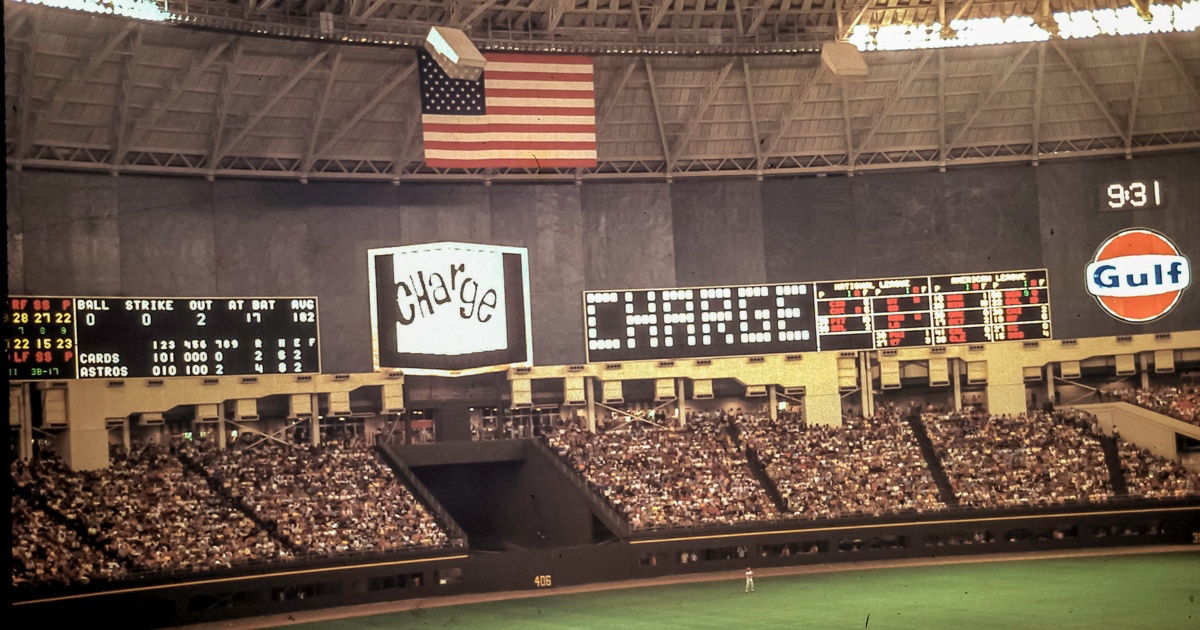 The Strange and Fascinating History of "AstroTurf" - FusionTurf